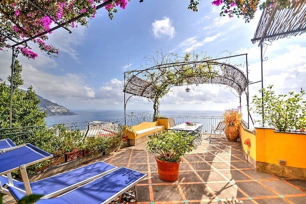 Villa Eunice: Una Espléndida Villa De Dos Pisos Ubicada En La Costa Alta Frente Al Mar. - Positano