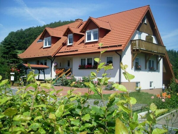Ferienwohnung "Gartenblick" - Ferienwohnungen Landhaus Böhmer - Jonsdorf