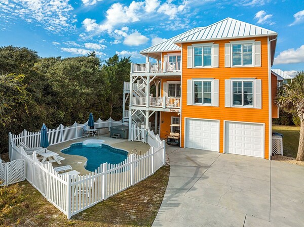 Pet Friendly, 2nd Row Oceanview Private Pool,hot Tub,golf Cart,spinnaker's Reach - Cedar Point, NC