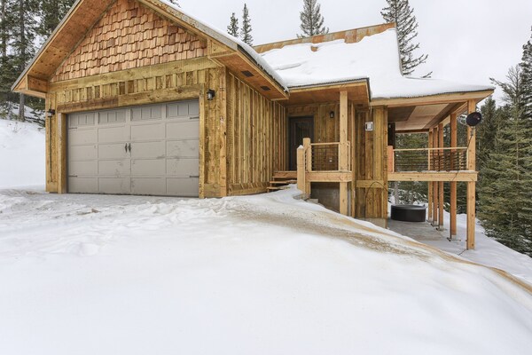 Great Location Open Concept Cabin In The Trees With Hot Tub Close To Trails - Deadwood, SD