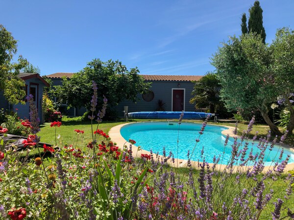 Maison Familiale Avec Piscine, à 10 Mn Du Vieux Port Et De L'île De Ré - Charente-Maritime