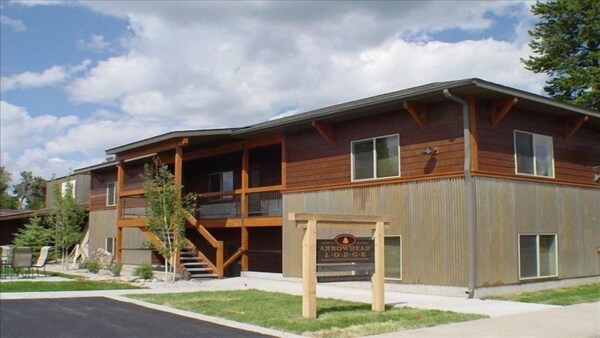 Arrowhead Condos Unit 5 - West Yellowstone, MT