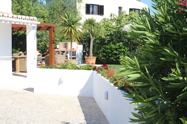 Villa With Private Garden And Pool  - Sleeps 6. - Almancil