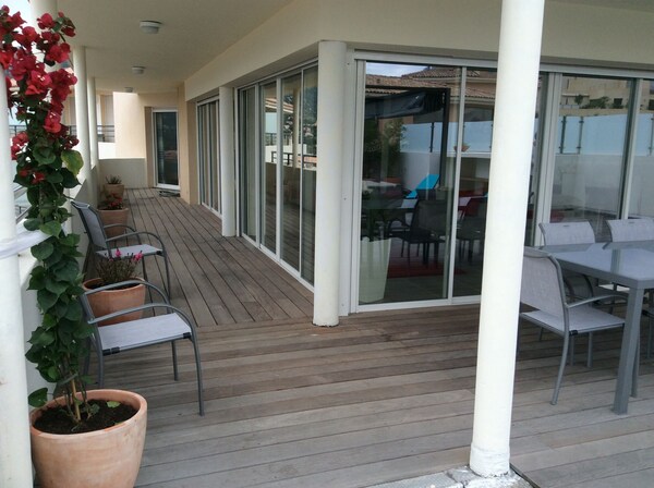Spacious Apartment With Terrace And Unique Bay View At 3 Minutes From The Beach. - 꺌비