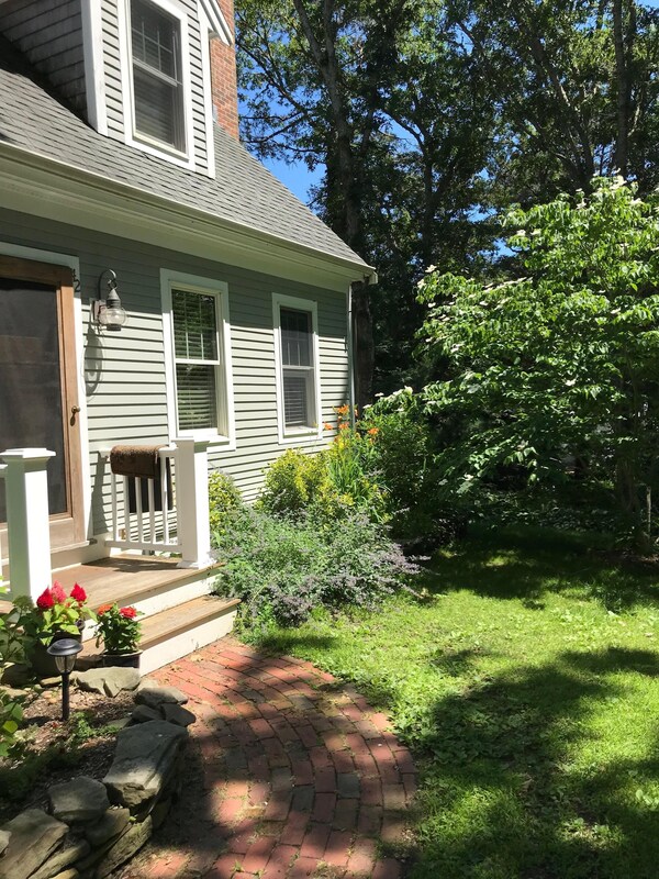 Charming Summer Home Nestled B/w Poppenesset Bay & Mashpee River - Capo Cod, MA