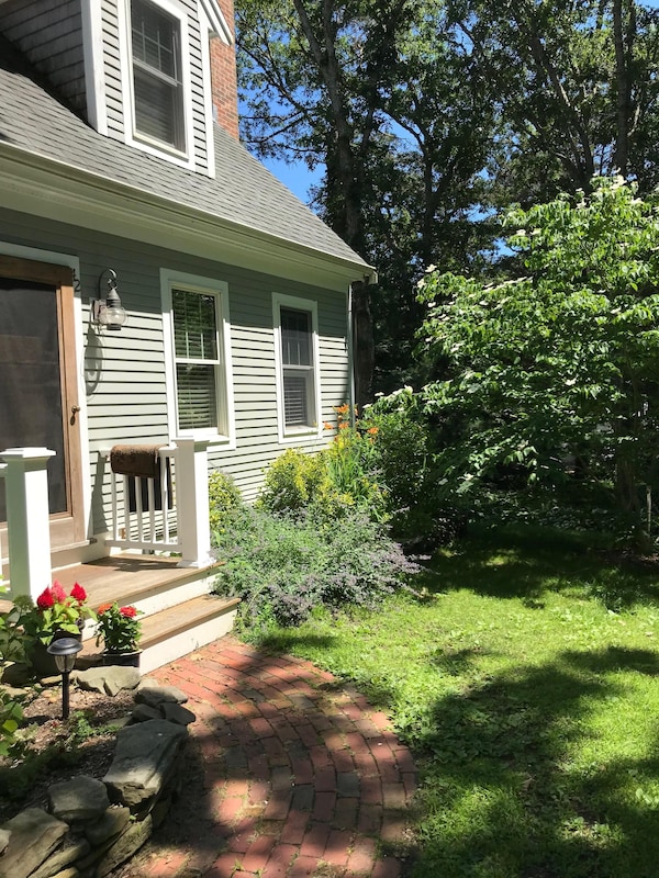 Charming Summer Home Nestled B/w Poppenesset Bay & Mashpee River - Mashpee, MA