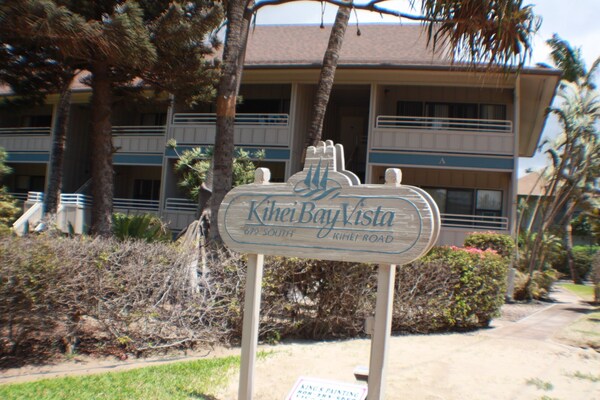 Tropical Getaway Dream!! Nicely Updated 1b/1b King Bed* *Smaller Quiet Complex - 키헤이