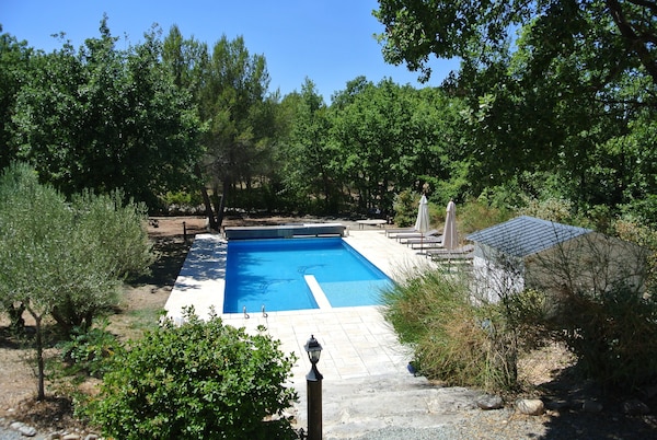 Charmant Mas Provençal à 20 Min. D'aix En Provence Au Calme En Pleine Nature. - Rognes