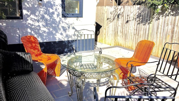 Outstanding Grand Newtown Inner Sydney Home. Four Bedroom,two Bathroom, Parking - Carlton
