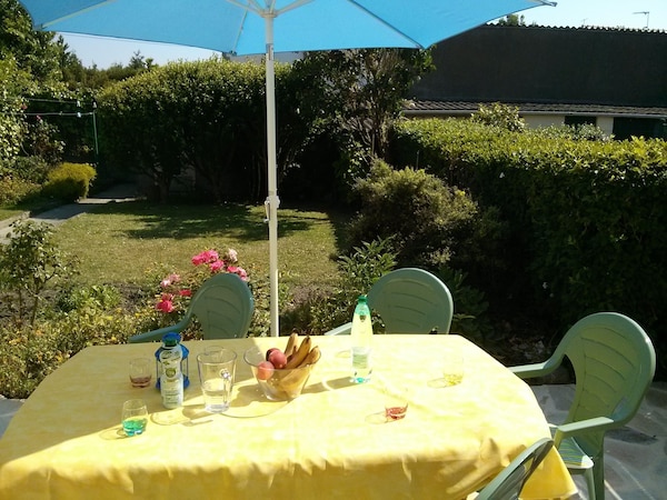 Quiet House - Enclosed Garden - Free Parking, Vehicle Not Required - Saint-Malo
