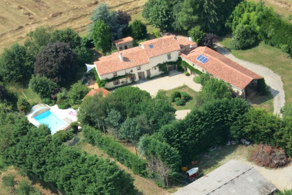 Grande Maison 14 Couchages, Cadre Magnifique, Grande Piscine, Idéal Puy Du Fou - Deux-Sèvres