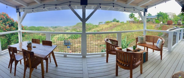 "Hale Maluhia" - Cottage With Expansive Ocean Views In Central Kailua Kona. - Hawaii