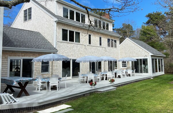 Ideal For Extended Families, With Pool, Tennis/pickleball Court, And Guest House - Edgartown, MA