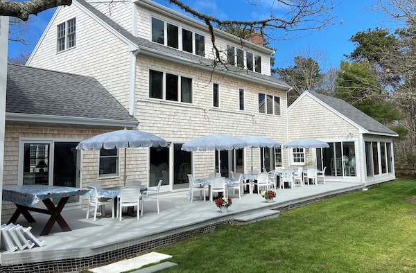 Ideal For Extended Families, With Pool, Tennis/pickleball Court, And Guest House - Edgartown, MA