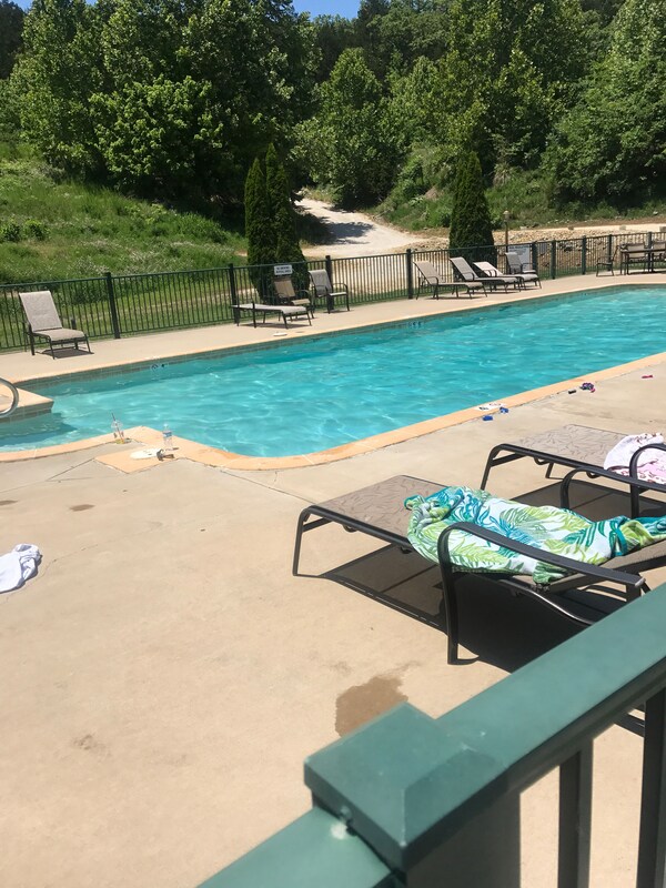 The Lake Is Waiting For You!! - Camdenton, MO