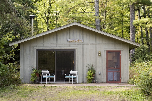 Cozy Cabin In The Woods Of Madeline Island - Bayfield, WI
