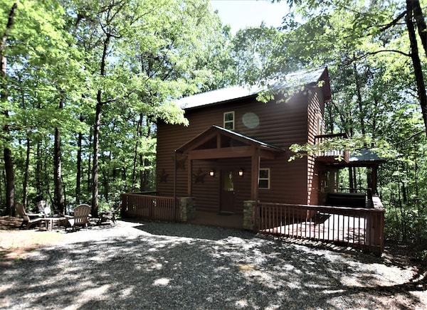 Misty Mountain Hideaway · Privacy And Luxury Combined! - Clarkesville, GA