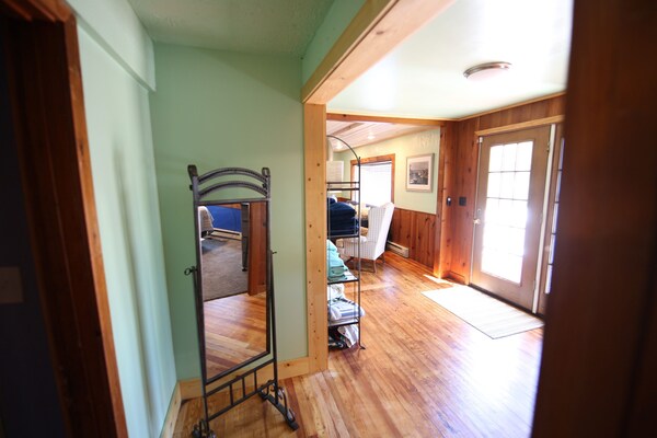 The Narrows Yacht Club Flat - Suttons Bay, MI
