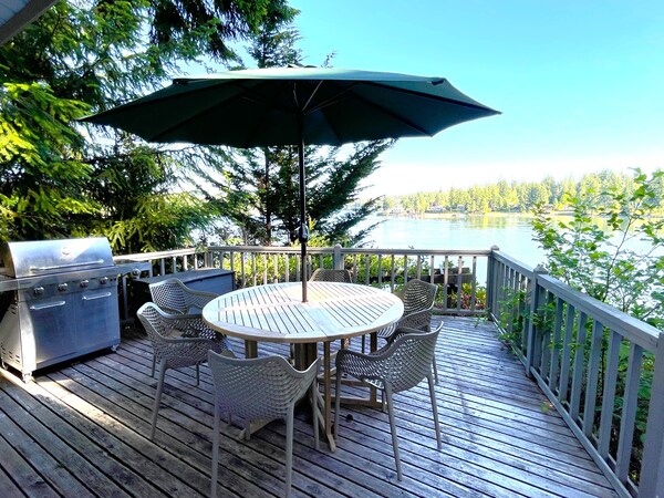 Puget Sound Beach House - Frente Al Magnífico, Vistas - Acceso A La Playa - Shelton, WA