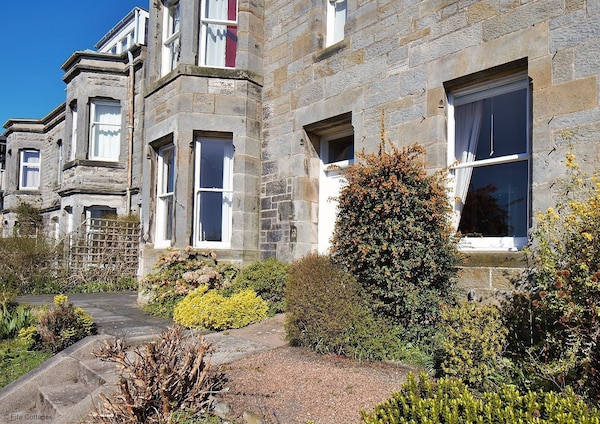 Comfortable 3 Bedroomed Apartment In Central St Andrews - Fife