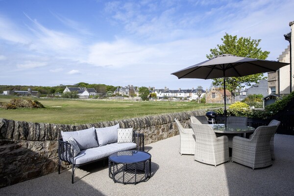 Fabulous 3 Bedroomed Apartment In The Heart Of Elie - Fife