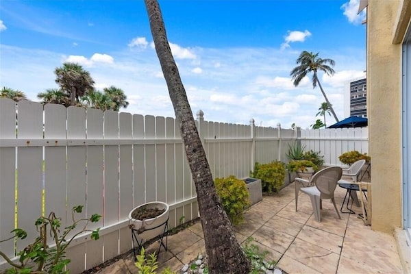 Beach Condo/ High-end Finishes/ Island Beach Resort/ No Cleaning Fee/ Condo 109 - Stuart, FL