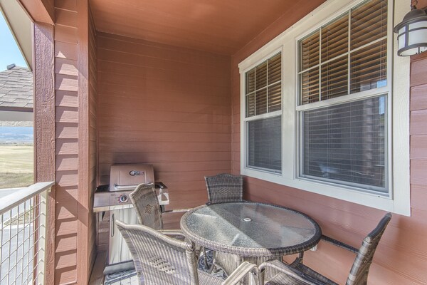 Top Floor Condo In Granby Ranch! Pool & Hot Tub Access! Detached 1 Car Garage - Granby, CO