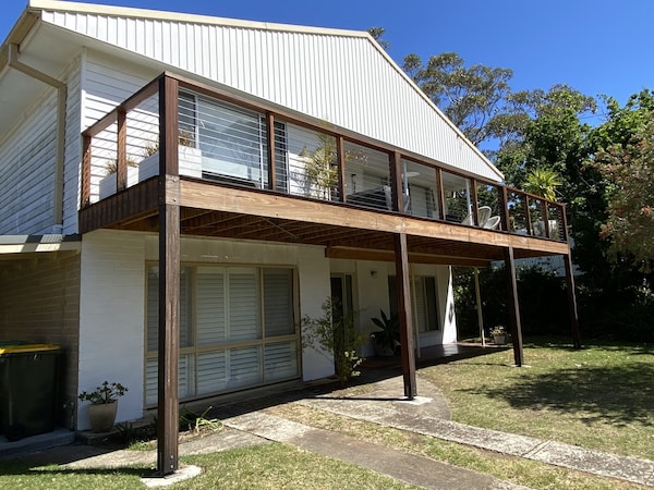 The Broulee Beach House - Across The Road From The Beach - Broulee