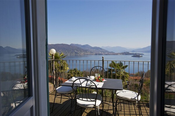 Prachtig Appartement In Een Prestigieuze Art Nouveau Villa Met Zwembad En Een Prachtig Uitzicht Op Het Meer - Verbania