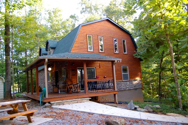 "Hidden Gem" On Smith Lake - Alabama