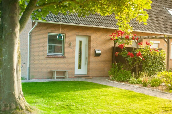 Das Hörnchen  Geschmackvoll, Toller Garten, Top Ausstattung - Neues Bad 2025 ! - Nordsee