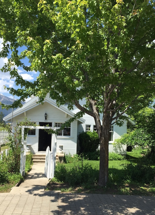 Casual Elegance In The Heart Of Beautiful Downtown Joseph Oregon - Joseph, OR