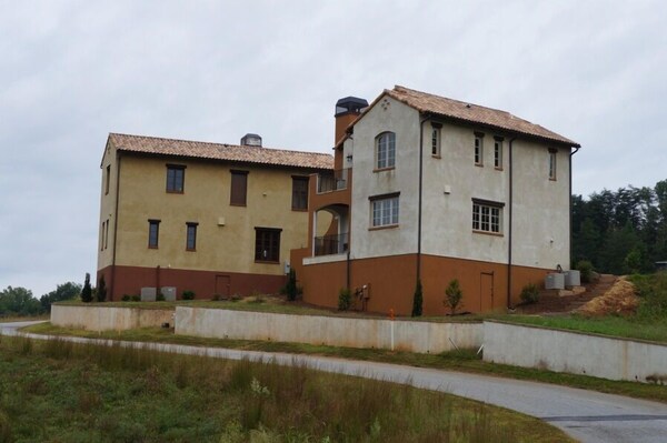 Villa Della Luna, An Authentic Tuscan Villa In Montaluce Winery & Estates - Dahlonega, GA