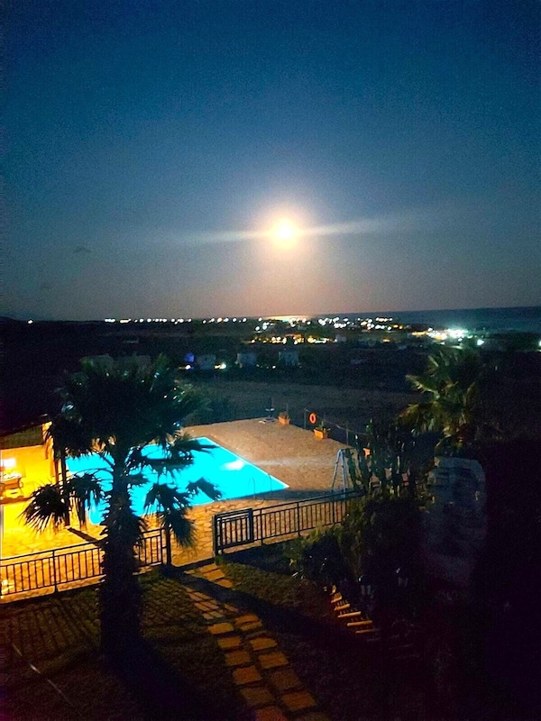 Dreams Days Holiday House With A Panoramic View Next To The Sea, Pool & Gardens - Crete