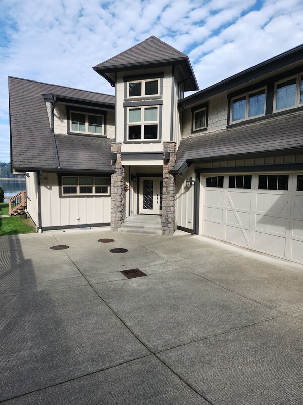Summer Special - Enjoy This Beautiful Southshore Waterfront Vacation Home Now! - Belfair State Park, Belfair
