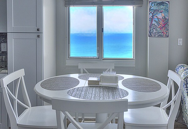 Great Condo Right On The Beach! July Wide Open! Come Put Your Toes In The Sand! - Rosemary Beach, FL