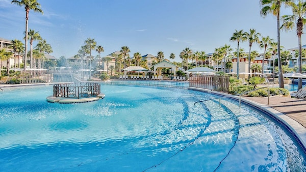 Beach & Resort Pool Nearby! 4 King Beds & 4 Bikes! Screened-in Porch With Table! - Rosemary Beach, FL