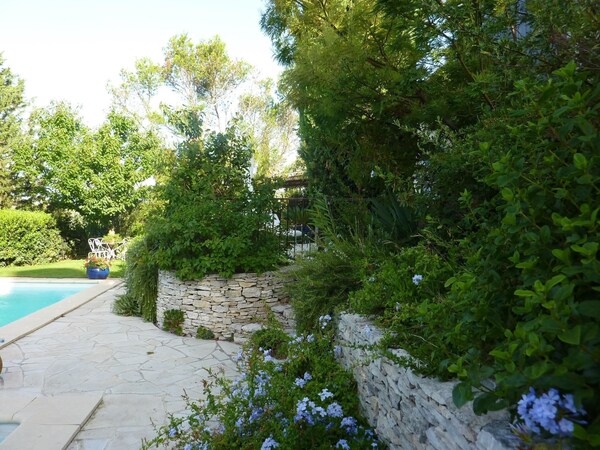 Charming Villa With Swimming Pool, Avignon, 6 People, Large Mediterranean Garden - 아비뇽