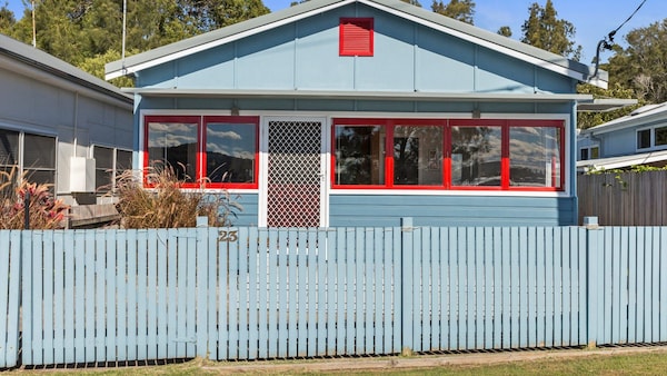 'Baywatch At Pretty Beach' By Accom Holidays - Woy Woy