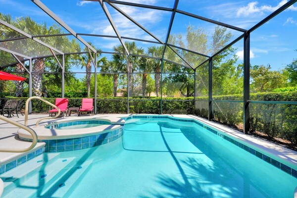 Luxury Pool Home Steps From Resort Amenities. - Davenport, FL