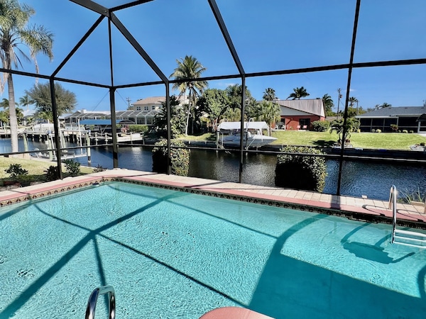 Gulf Access Pool Home In Se Cape Coral!! 3/2 With A Large Open Living Space! - North Fort Myers, FL