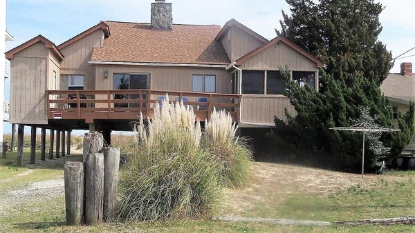A Mini Paradise-"the Frisky Dolphin"private Beach- 3bed, 2bath!! - Norfolk, VA