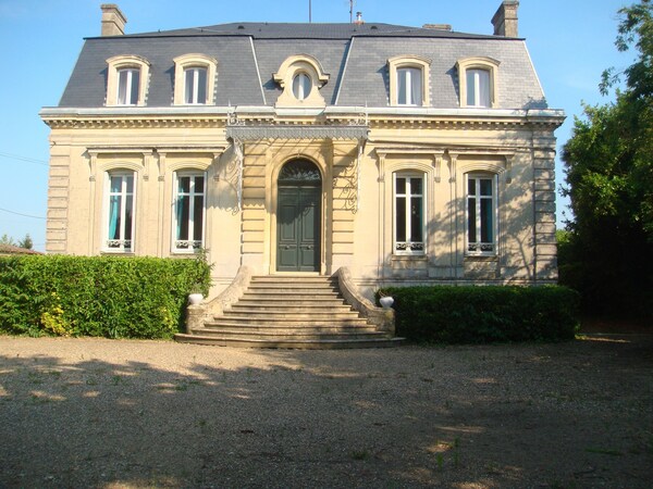 Belle Demeure Avec Parc Et Piscine Privée Dans Propriété Viticole Du Bordelais - Langon