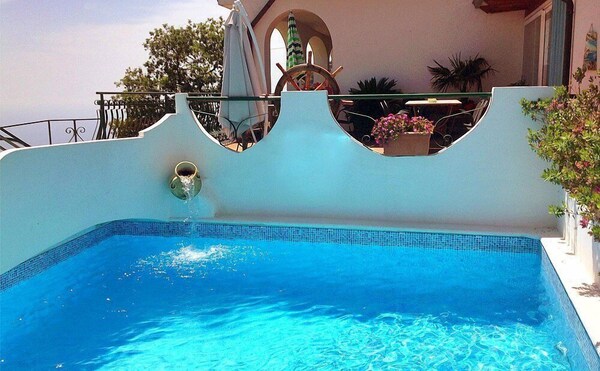Casa Lolita B: Un Gradevole Appartamento Situato Su Una Collina. - Agerola