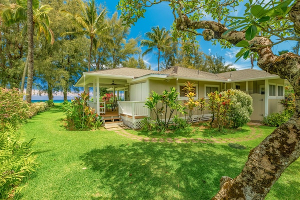 Beachfront Home + Cottage At Center Of Hanalei Bay! - Kauai, HI