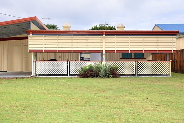 The Hopeful Hut: Family, Pets & Fishing! Welcome To Your Beachside Escape :) - Queensland