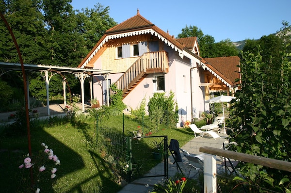 Gîte Dans Site Remarquable, Au Calme Avec Vue Exceptionnelle - La Motte-Servolex