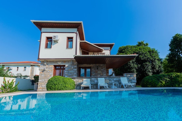 Villa Green Rose_4 Bedrooms_sleeps 8_ With En Suites And Private Pool - Dalyan