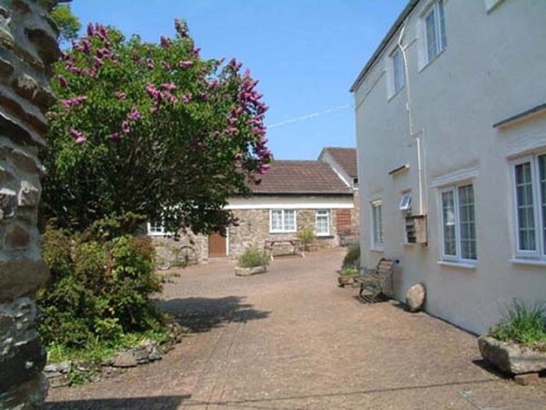 Stables - 17th Century Converted Barn - 