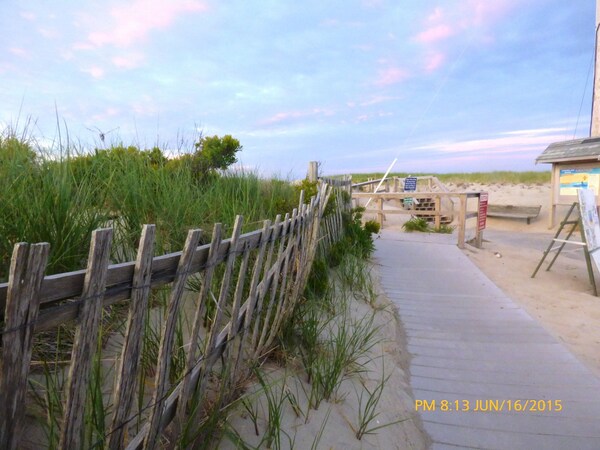 4-bedroom Vacation Home Less Than 1 Mile To Nauset Beach, Ac, Fire-pit - Orleans, MA
